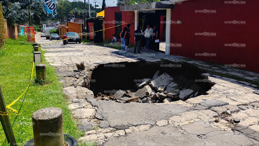 Socavón en la Romero Vargas amenaza estructura de casa » Oronoticias